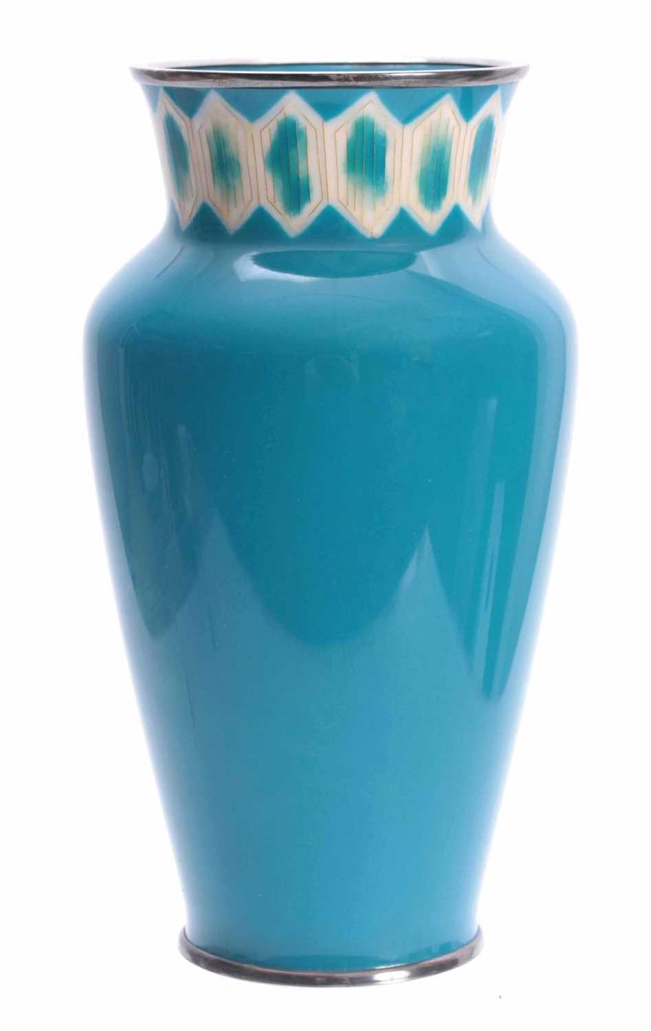 Lot 126 - AN EARLY 20TH CENTURY JAPANESE TURQUOISE