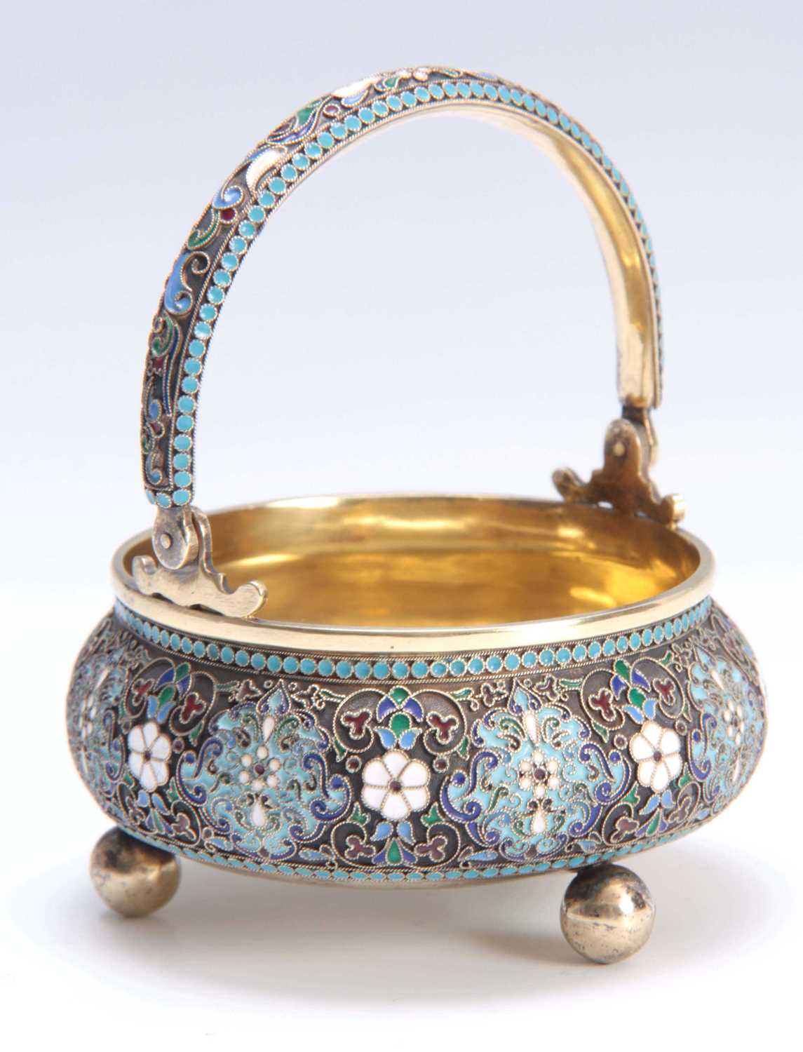 Lot 445 - A RUSSIAN SILVER GILT CAULDRON SHAPED BASKET