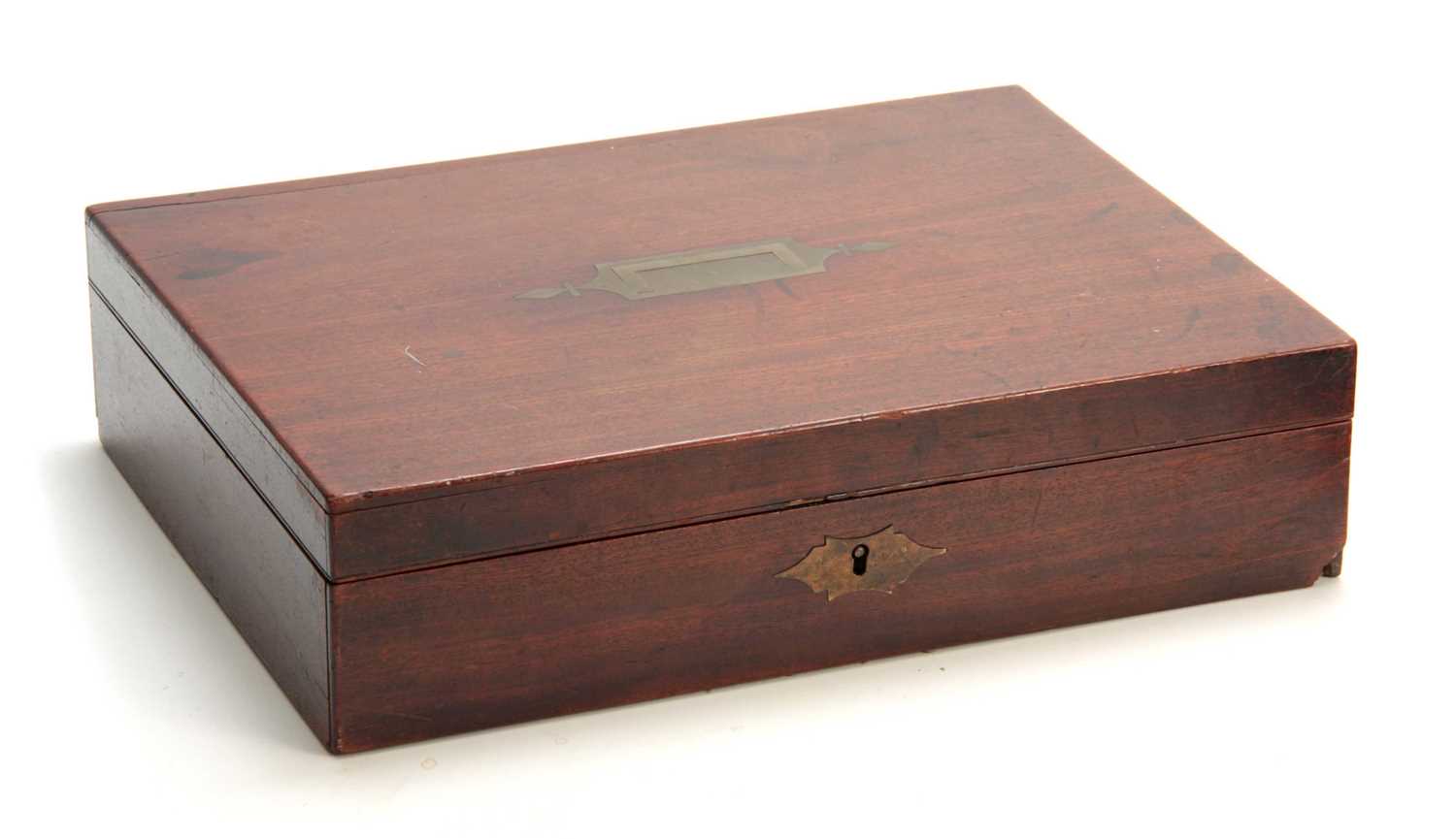 Lot 949 - A GEORGE III MAHOGANY SHALLOW BOX with inset