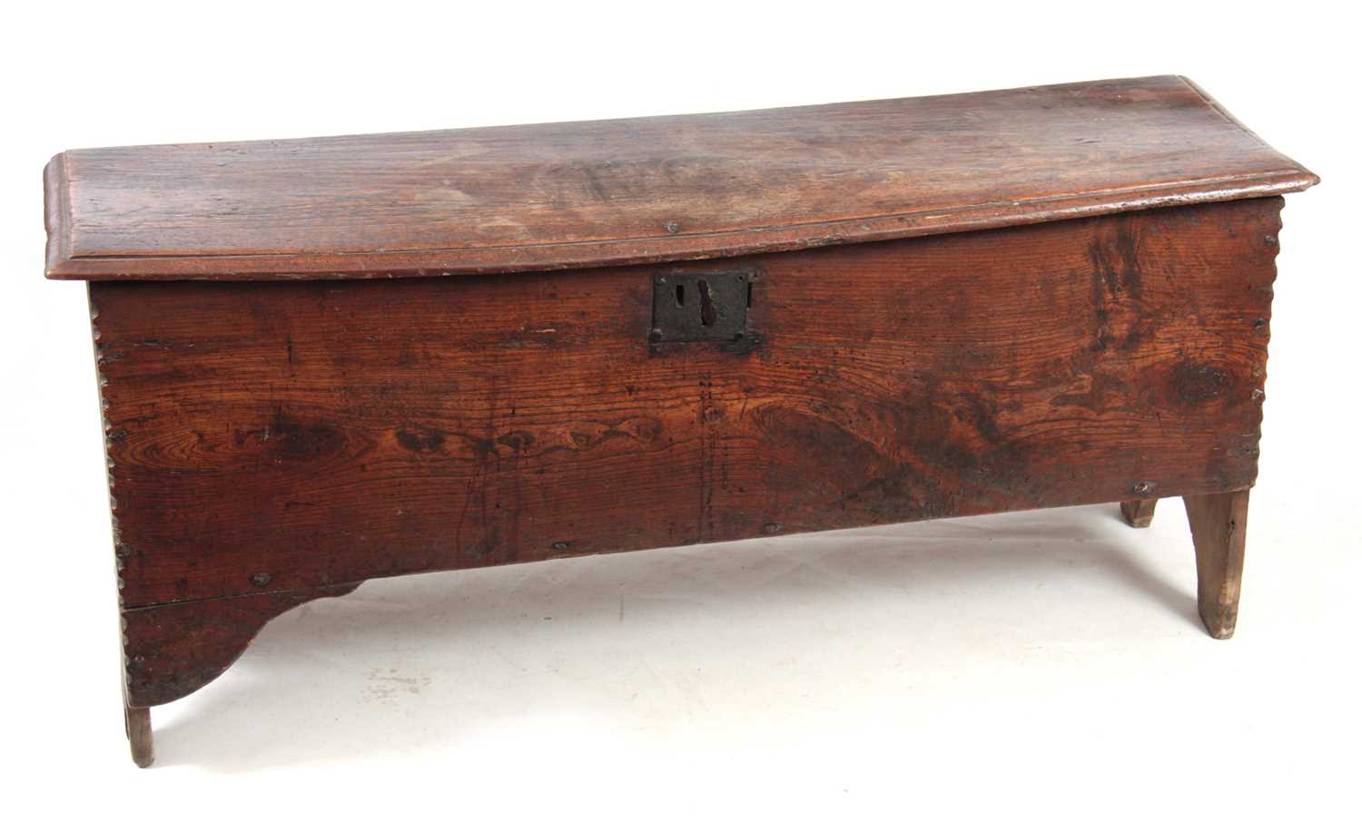Lot 1244 - AN 18TH CENTURY ELM SIX PLANK SWORD BOX