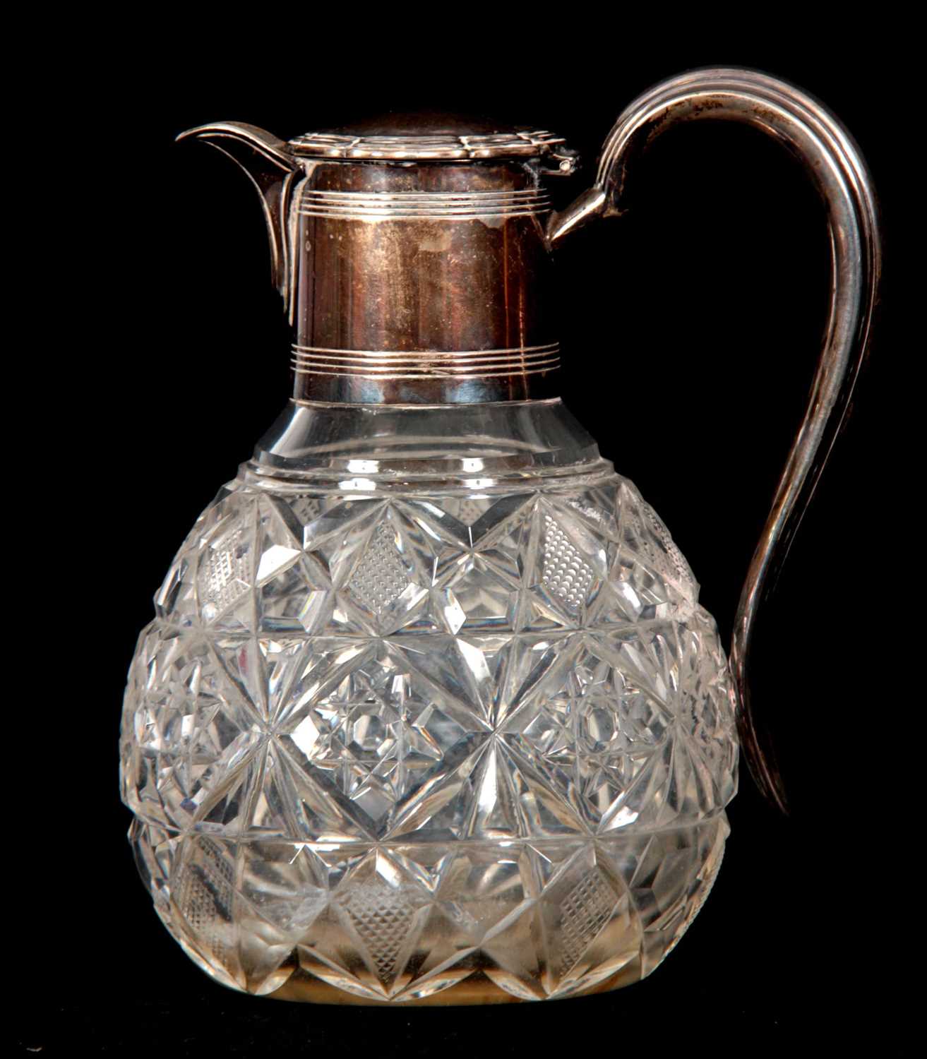 Lot 252 - A GEORGE V LOZENGE AND FLOWERHEAD CUT GLASS