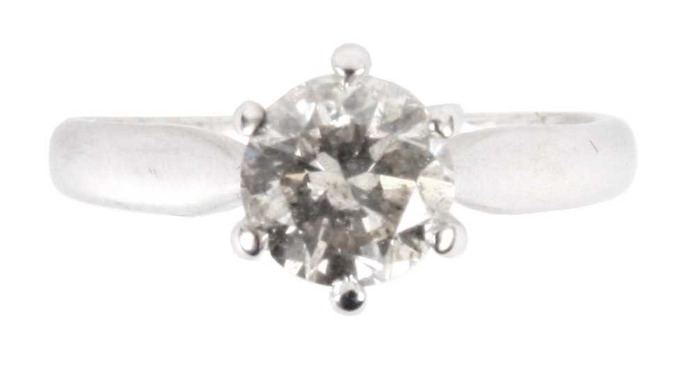 Lot 205 - AN 18CT WHITE GOLD SOLITAIRE DIAMOND
