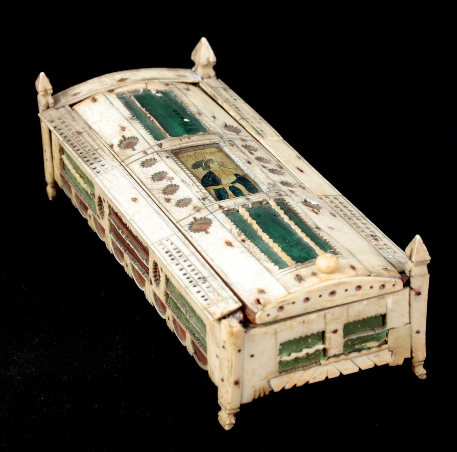 Lot 390 - AN EARLY 19TH CENTURY CARVED BONE FRENCH