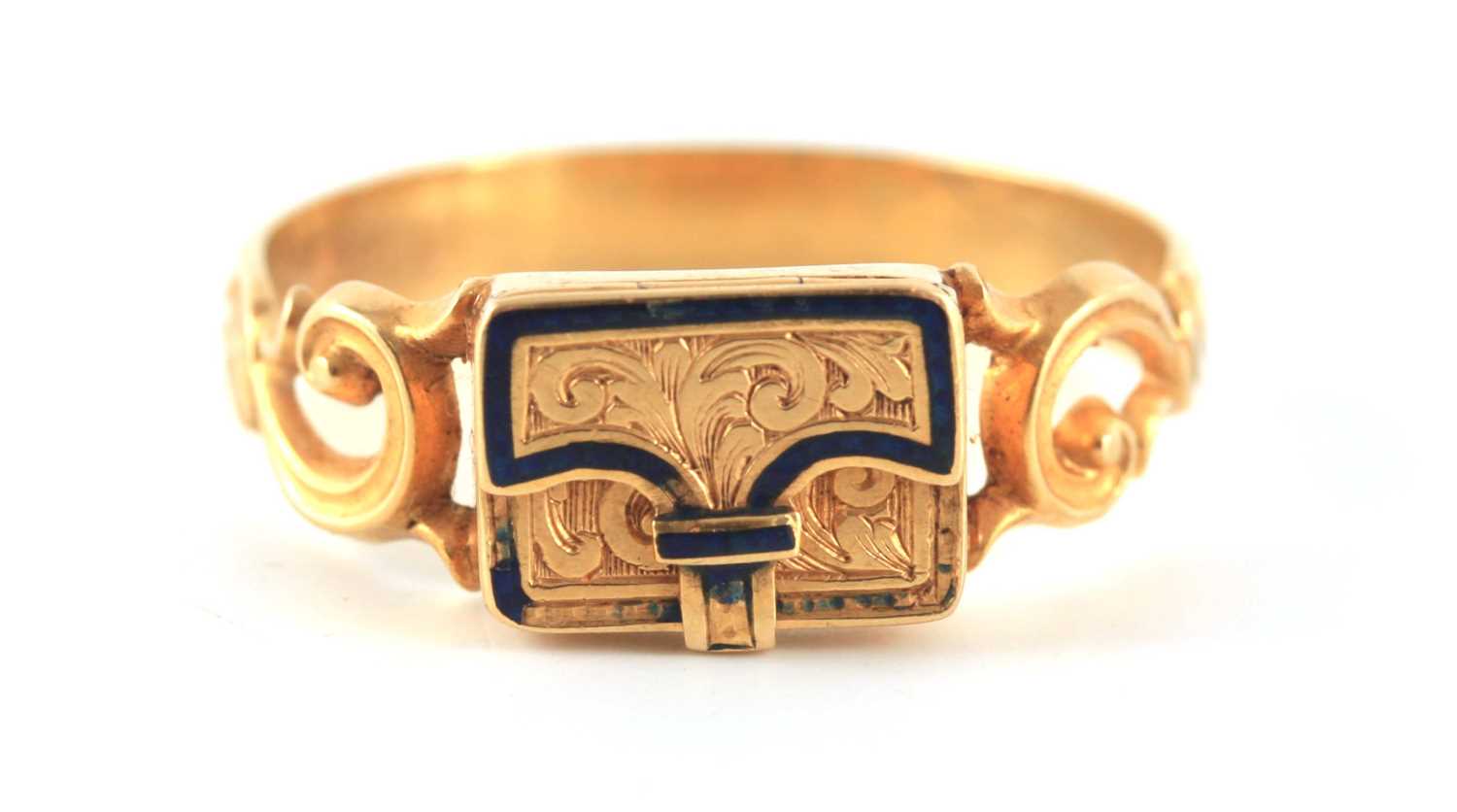 Lot 174 - AN 18TH CENTURY GOLD AND ENAMEL ENVELOPE