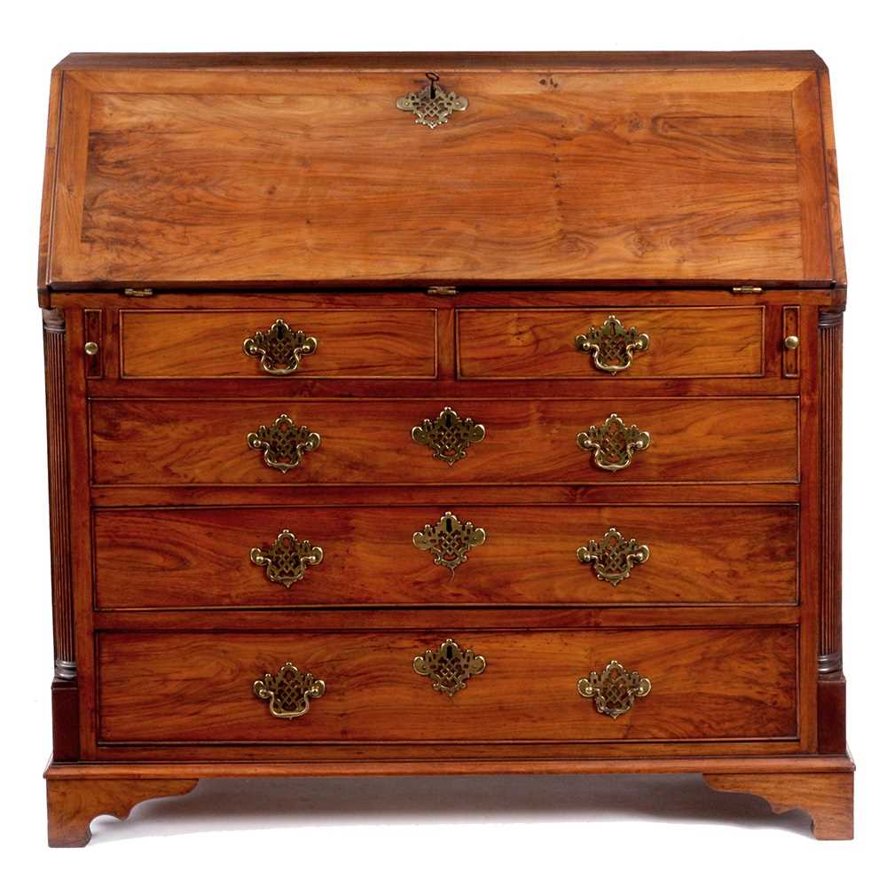 Lot 813 - A LATE 18TH CENTURY FIGURED WALNUT