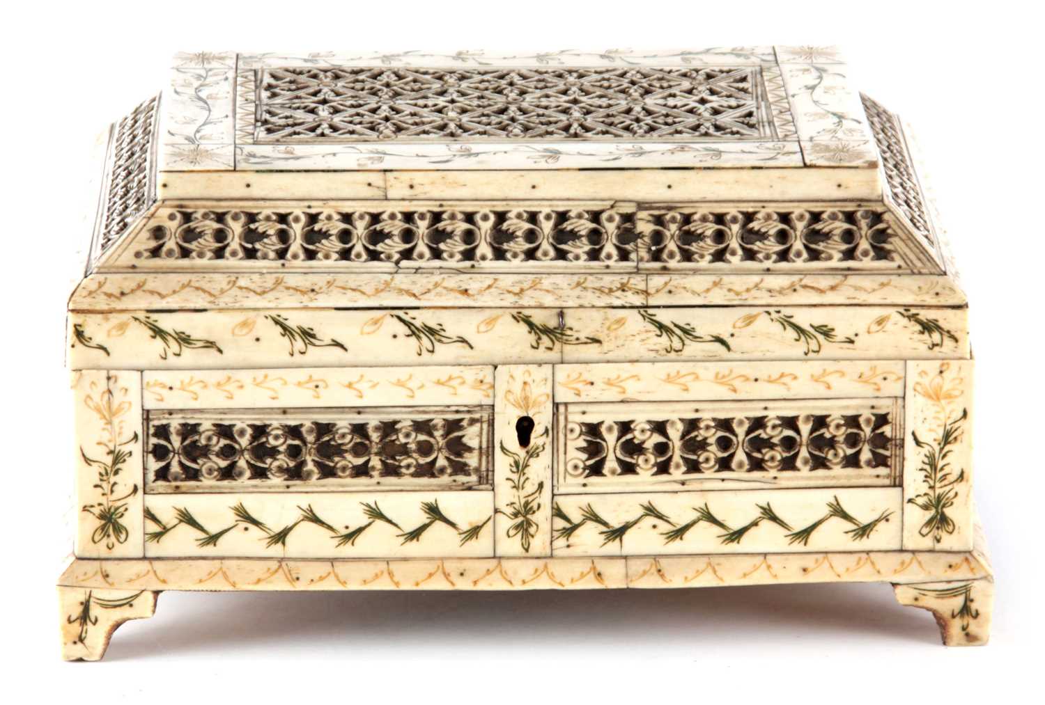 Lot 997 - A LATE 18TH CENTURY RUSSIAN ENGRAVED BONE