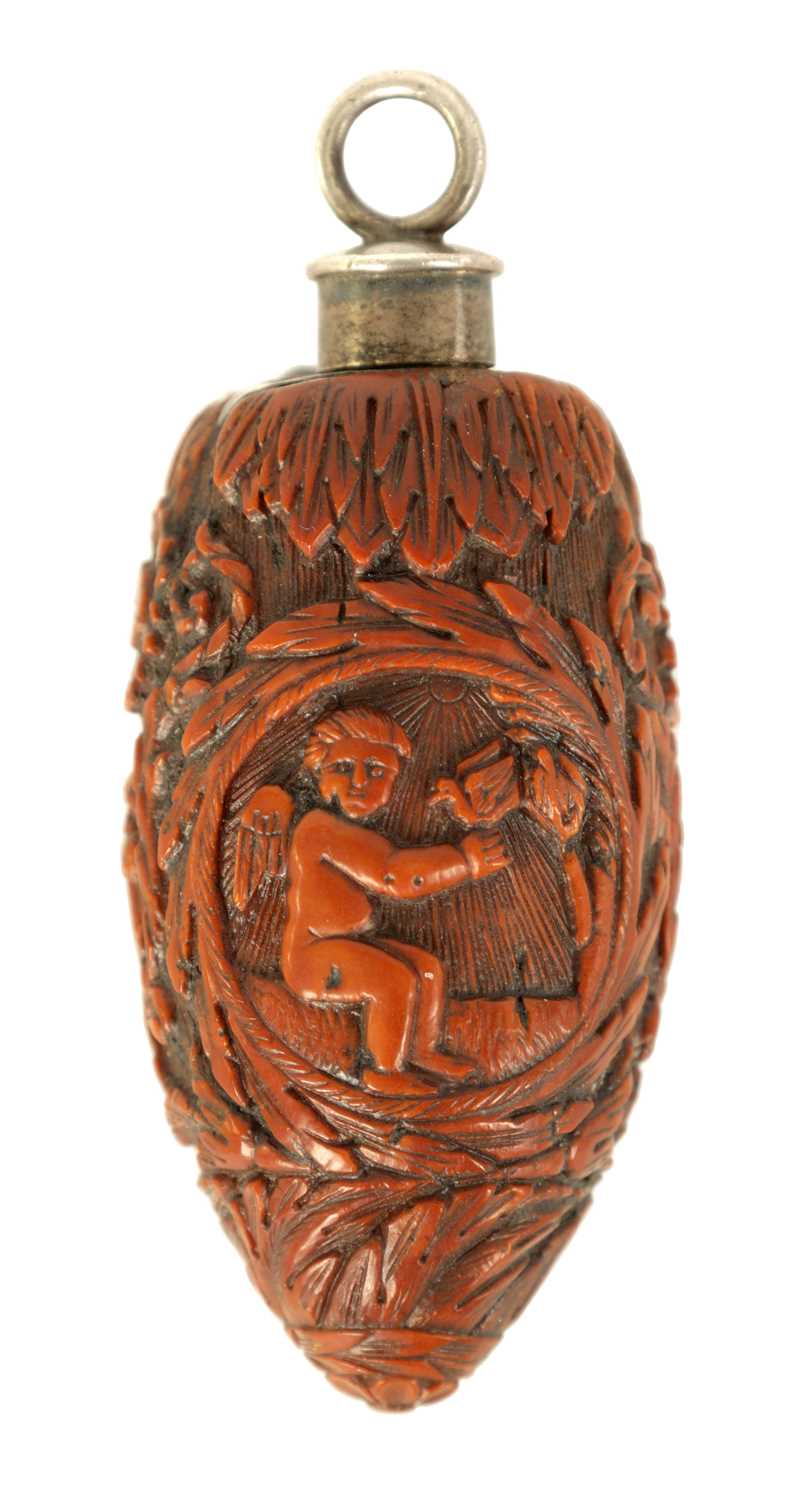 Lot 508 - A FINELY CARVED 19TH CENTURY FRENCH COQUILLA