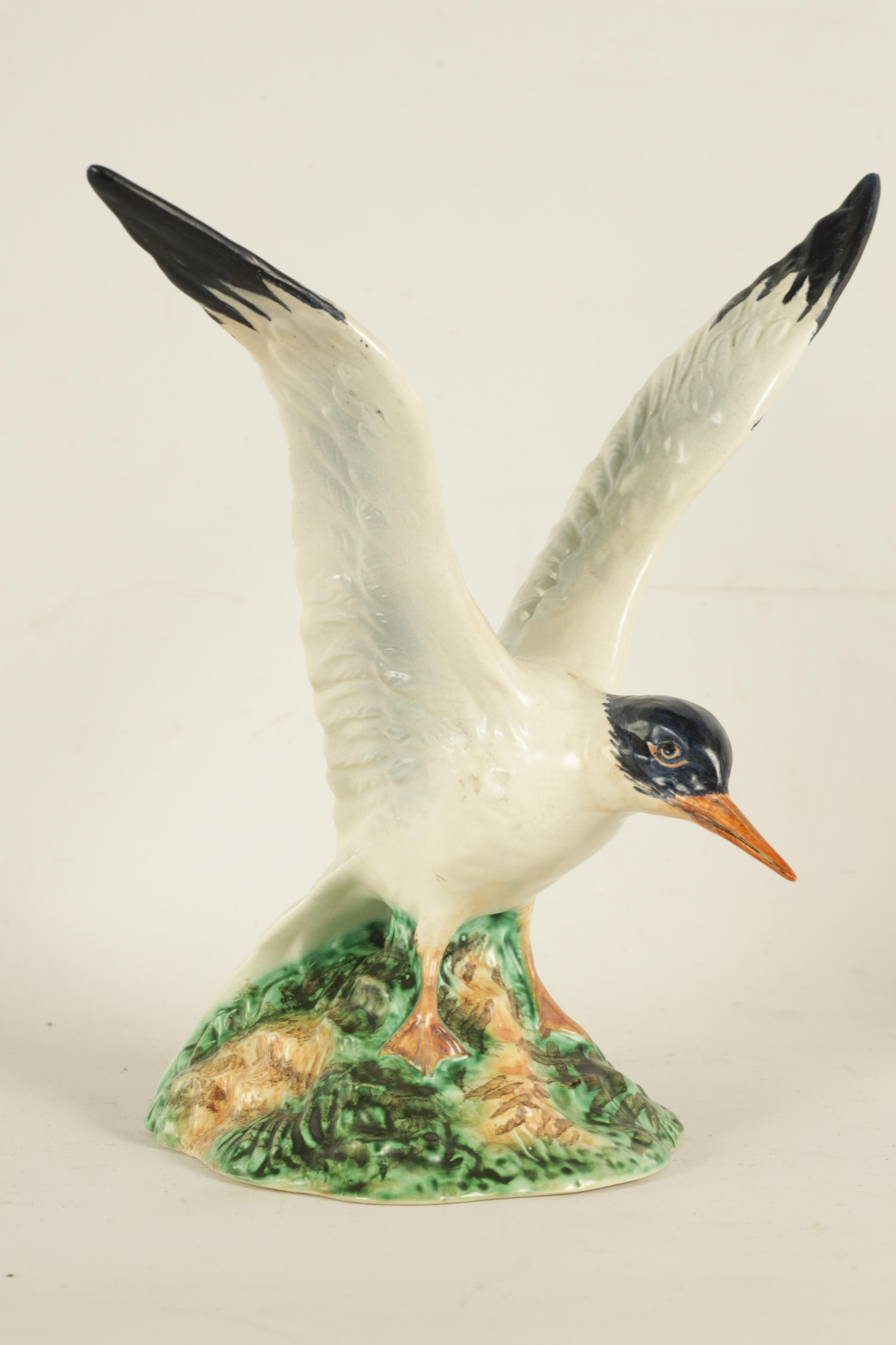 Lot 67 - A 20TH CENTURY BESWICK SCULPTURE OF A TERN