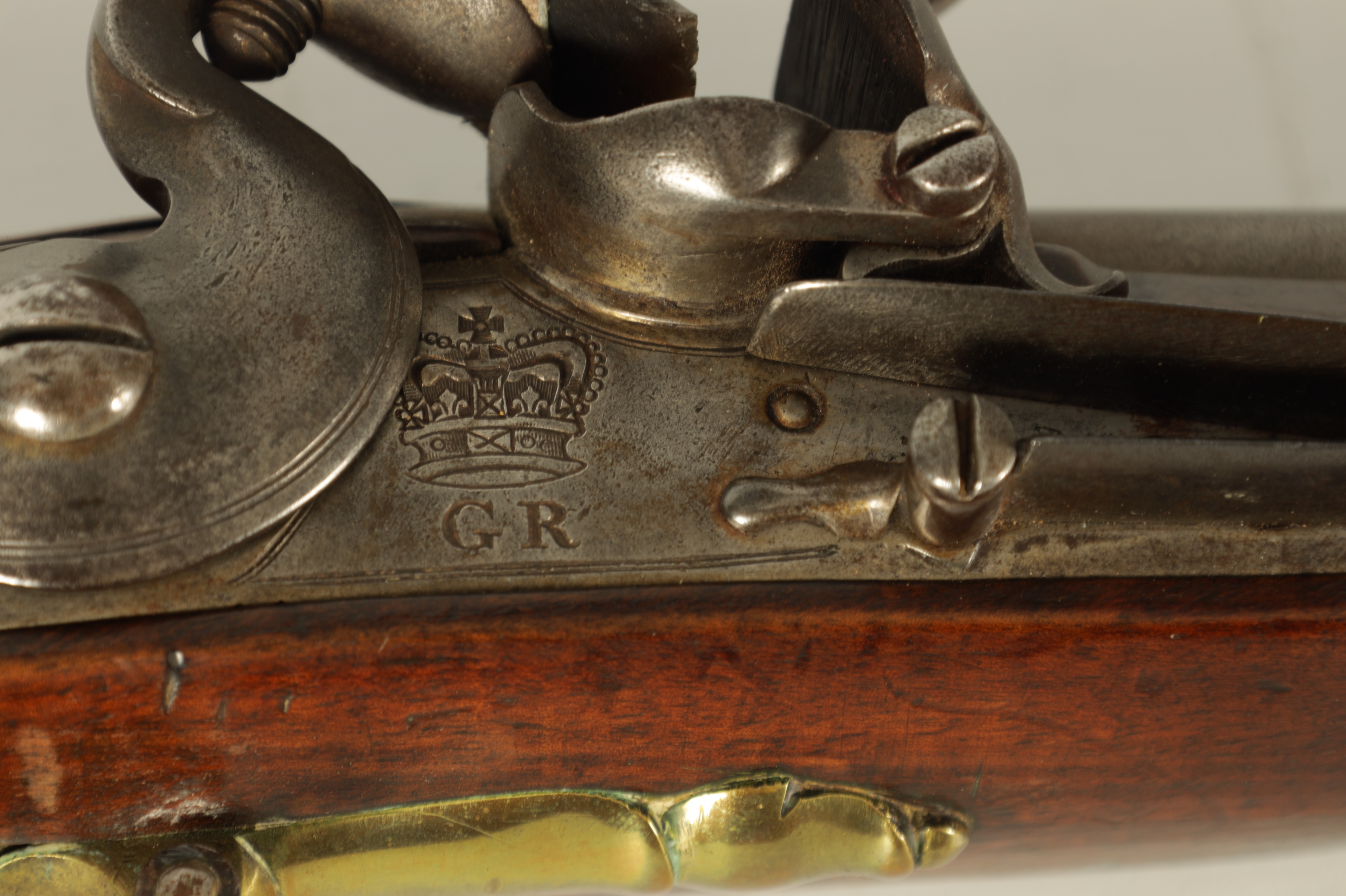 Lot 398 - AN EARLY 19TH CENTURY BROWN BESS FLINTLOCK