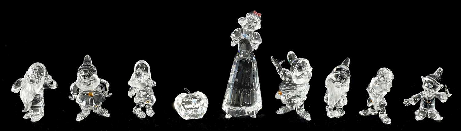 Lot 21 - A 20TH CENTURY DISNEY SNOW-WHITE COLLECTION