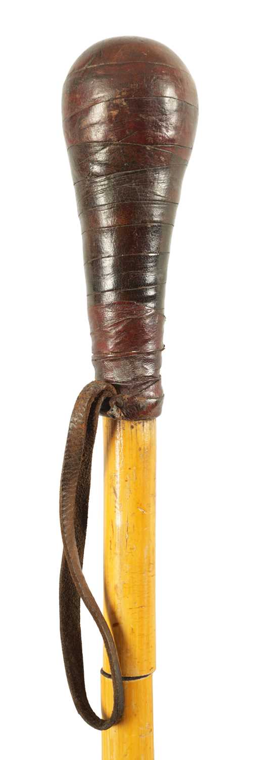Lot 652 - AN EARLY 20TH CENTURY BAMBOO AND LEATHER