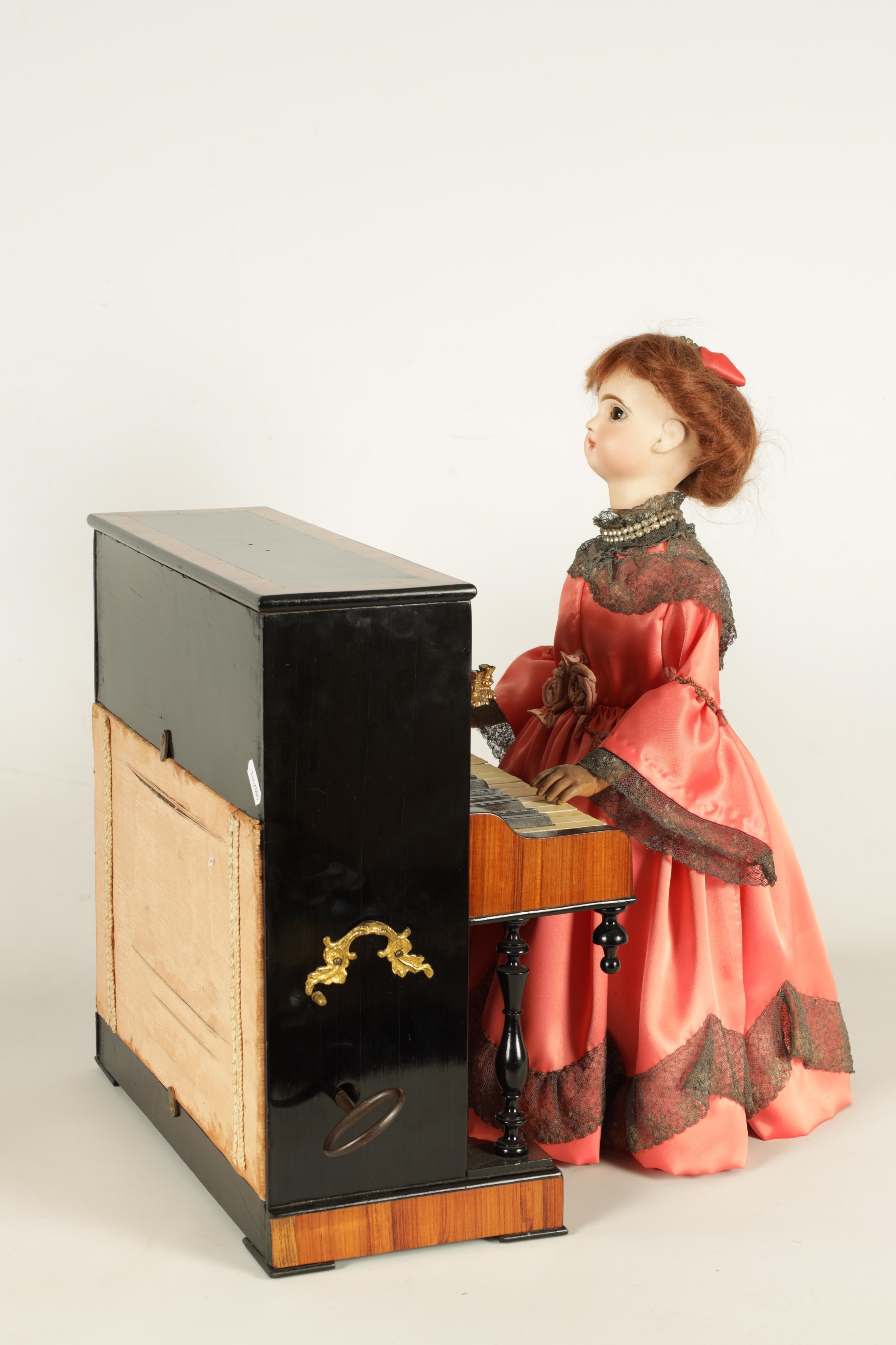 Lot 482 - A RARE 19TH CENTURY FRENCH AUTOMATON MUSIC