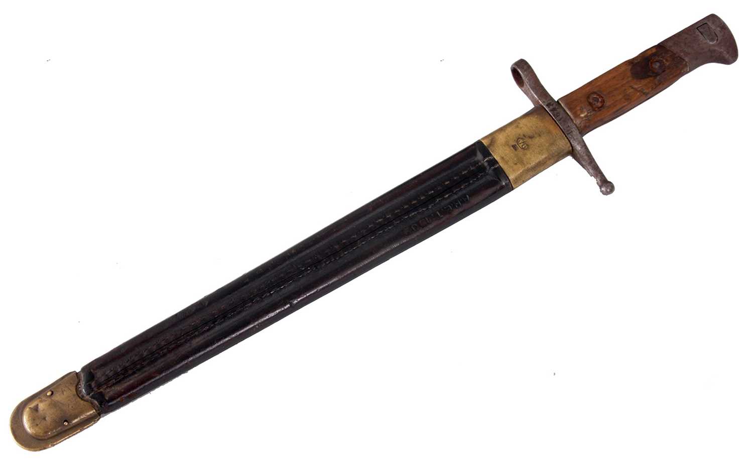 Lot 402 - AN EARLY 20TH CENTURY BAYONET with wooden