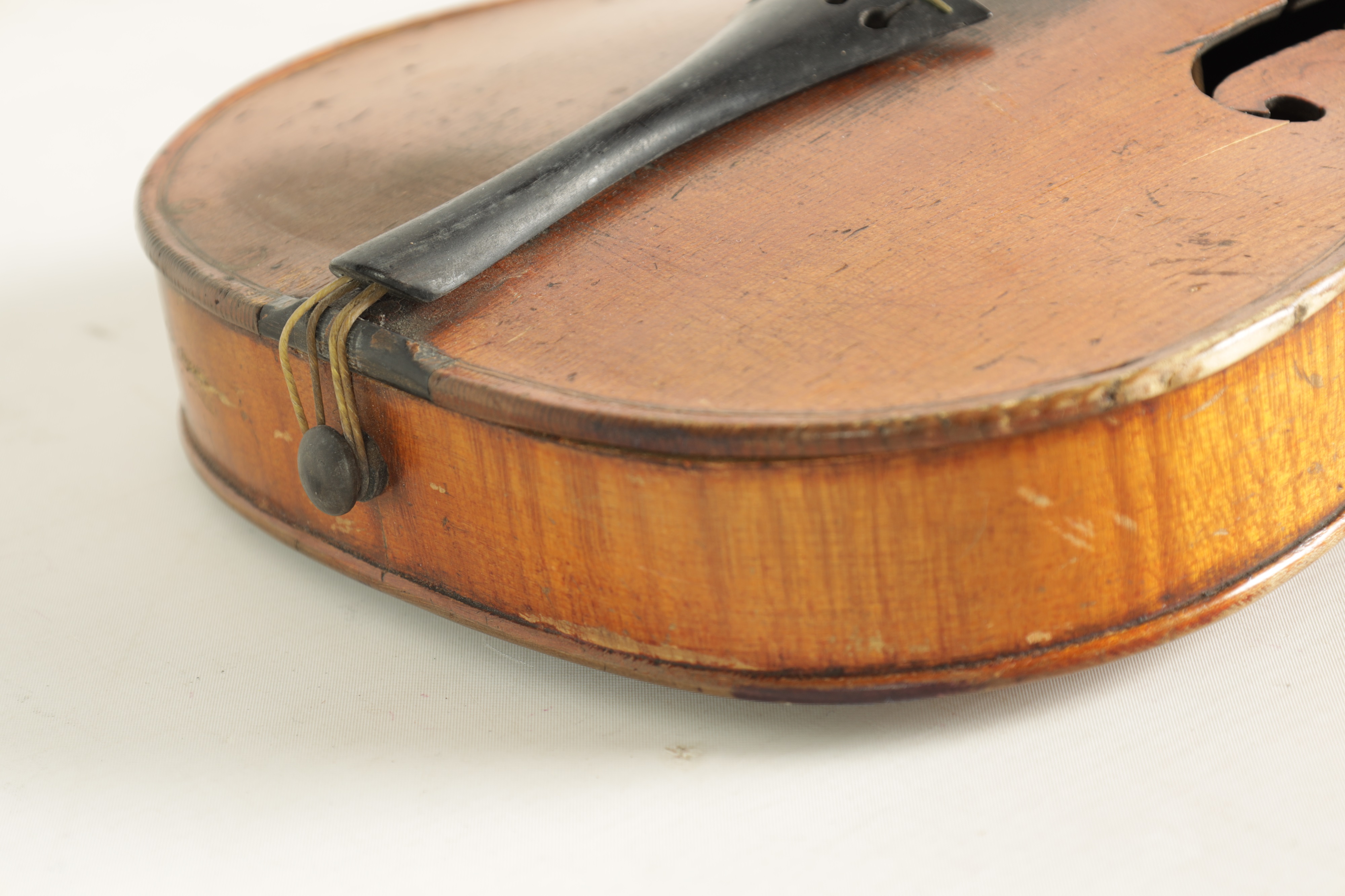 Lot 639 - AN ANTIQUE VIOLIN LABELLED STRADIVARIUS