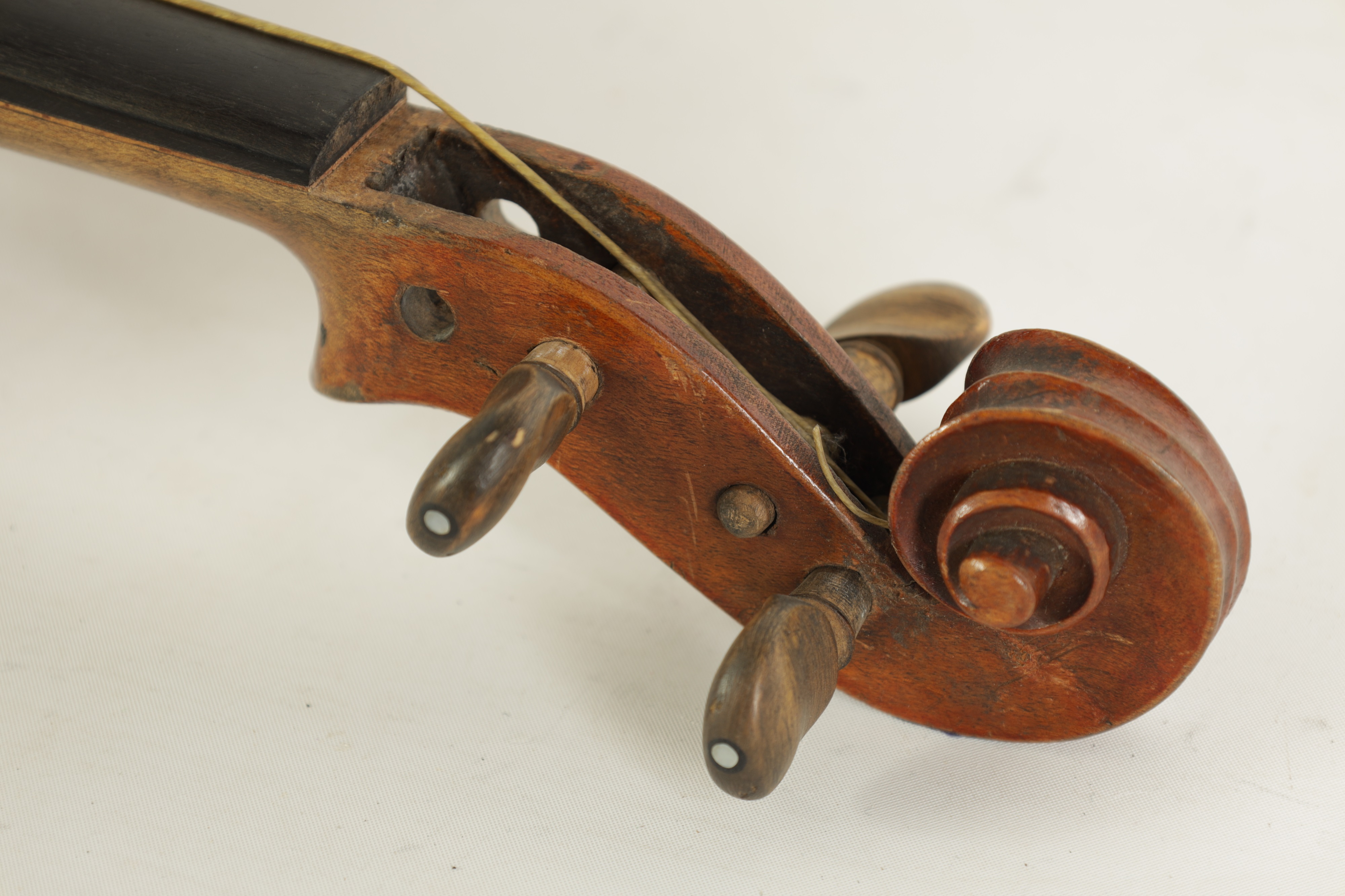 Lot 639 - AN ANTIQUE VIOLIN LABELLED STRADIVARIUS