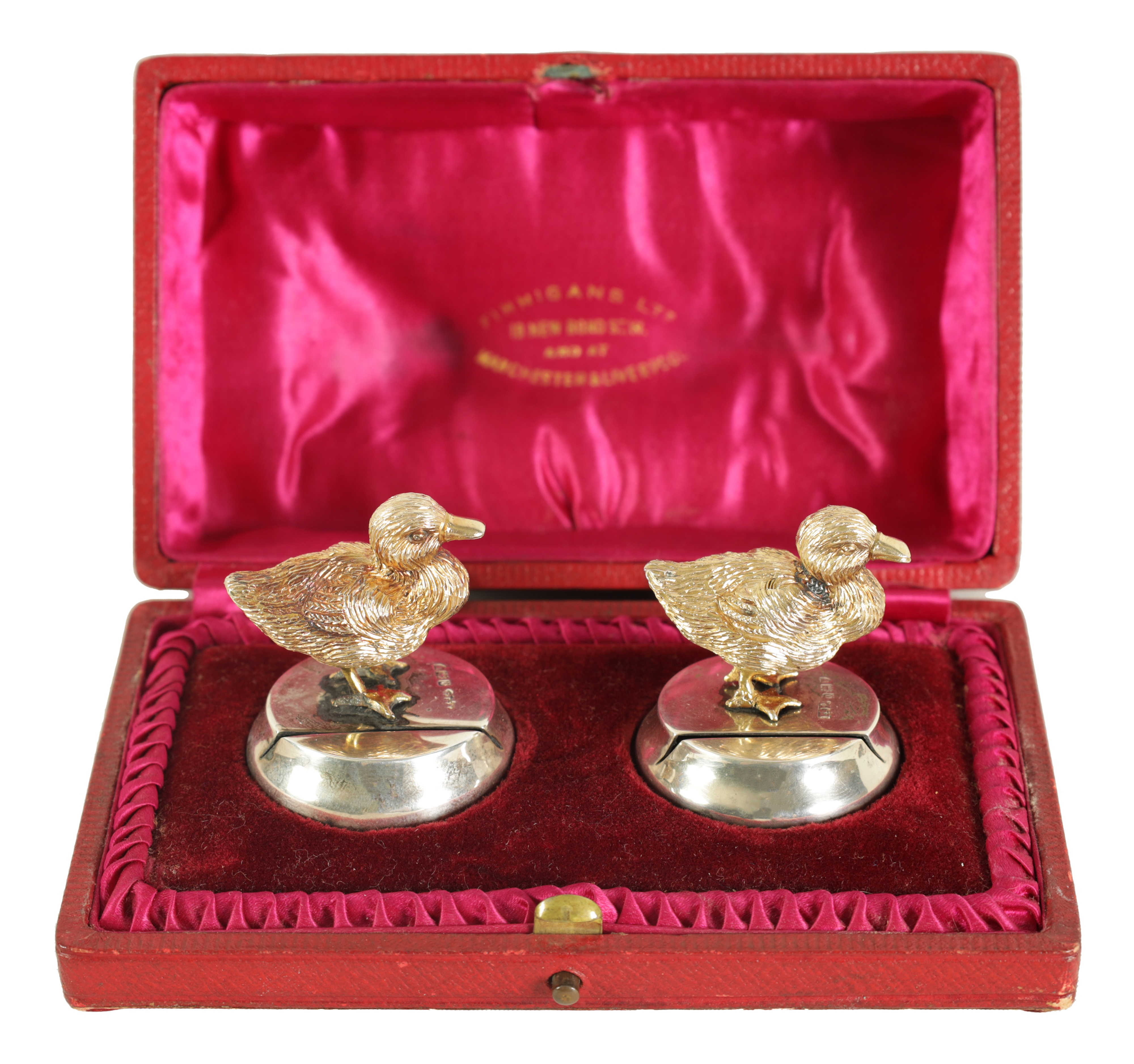 Lot 418 - A CASED PAIR OF SILVER AND SILVER GILT MENU