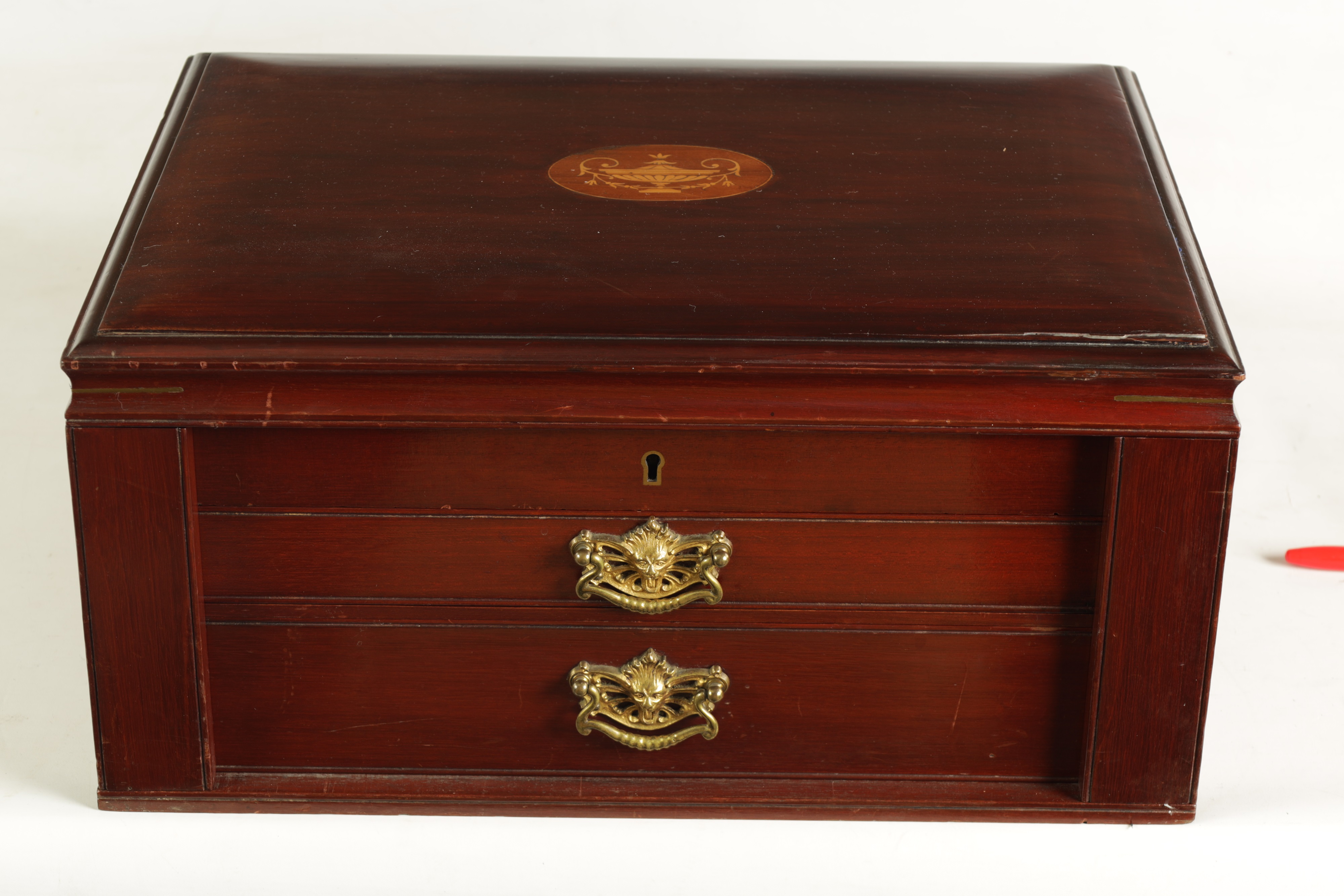 Lot 313 - A 19TH CENTURY FIDDLE AND THREAD PATTERN