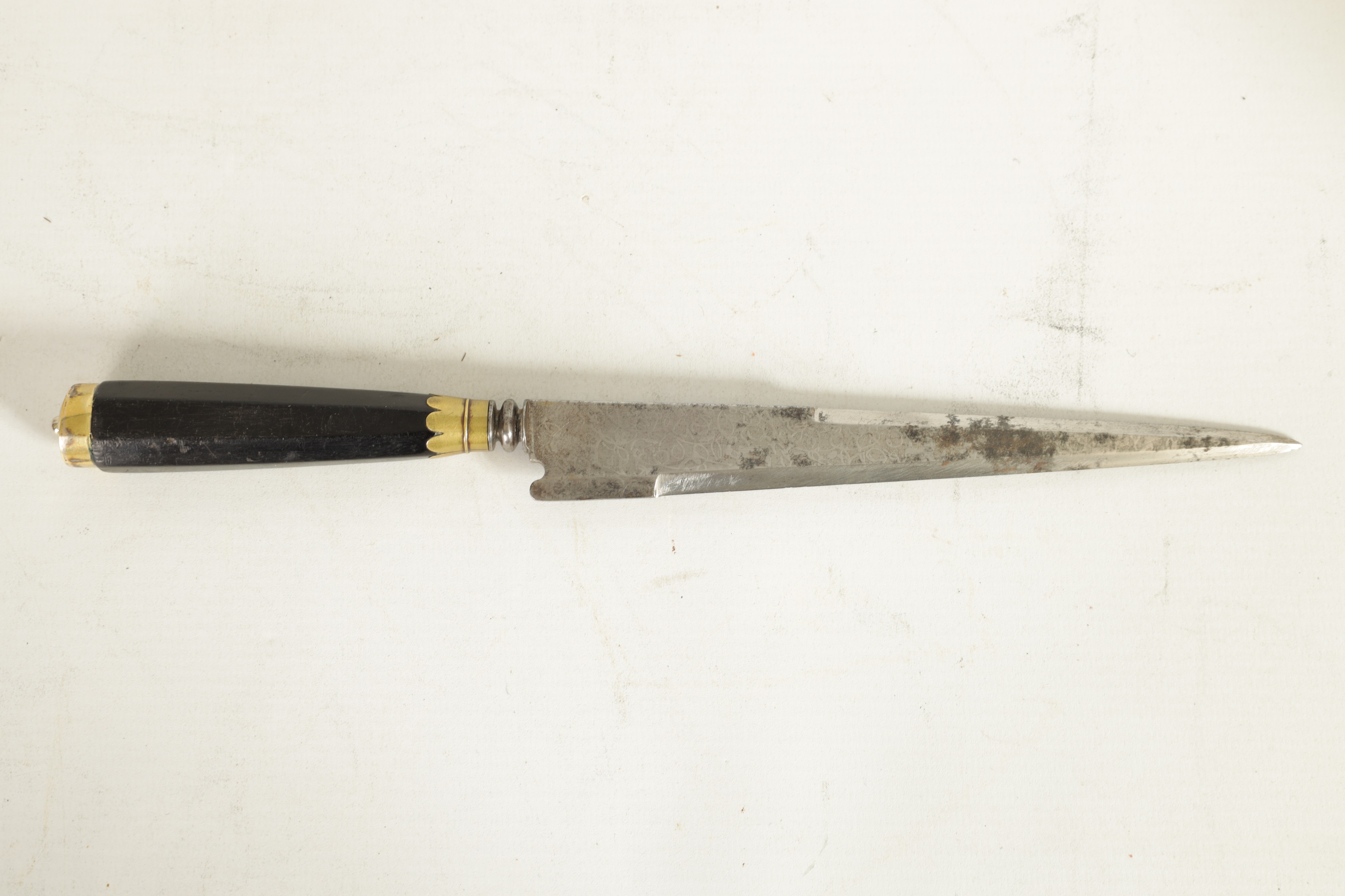 Lot 366 - AN 18TH CENTURY ITALIAN DAGGER