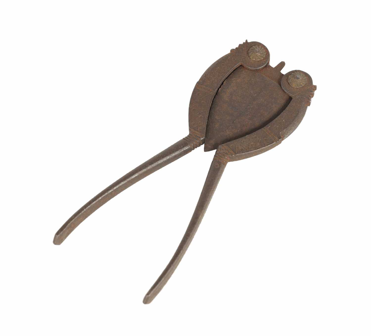 Lot 622 - AN EARLY DOUBLE EDGED INDIAN BETEL NUT