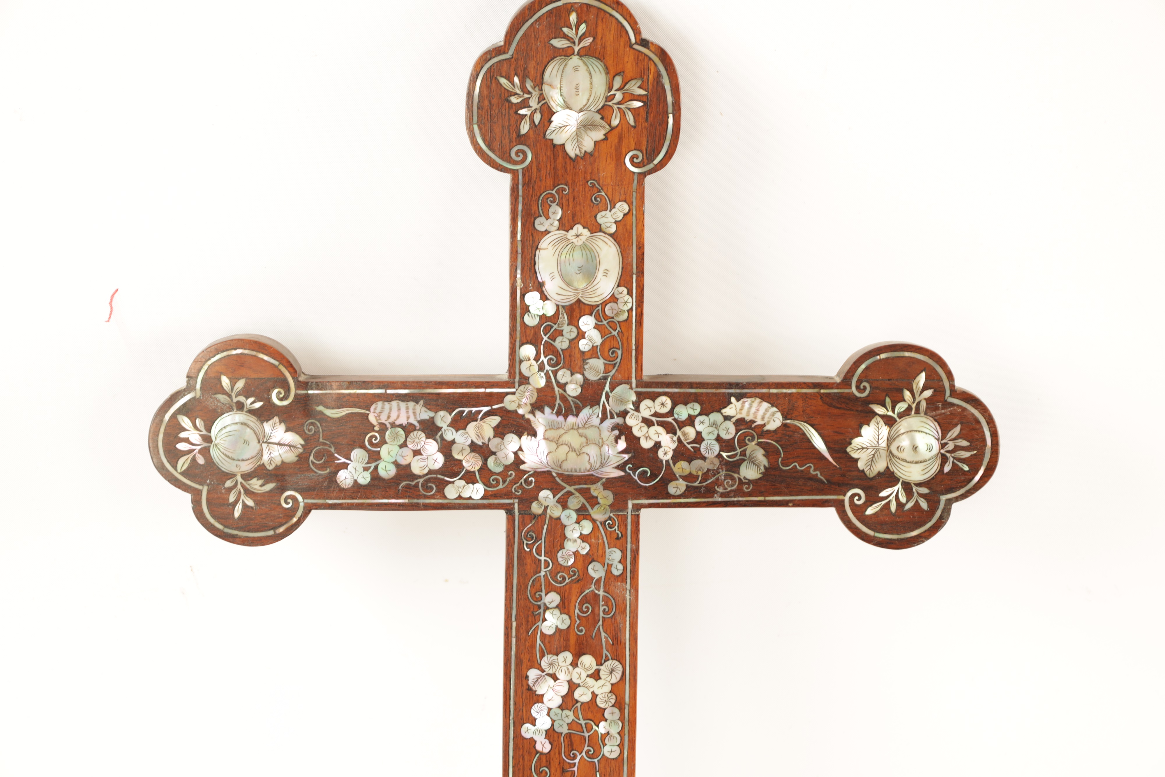Lot 250 - A 19TH CENTURY CHINESE HARDWOOD AND MOTHER