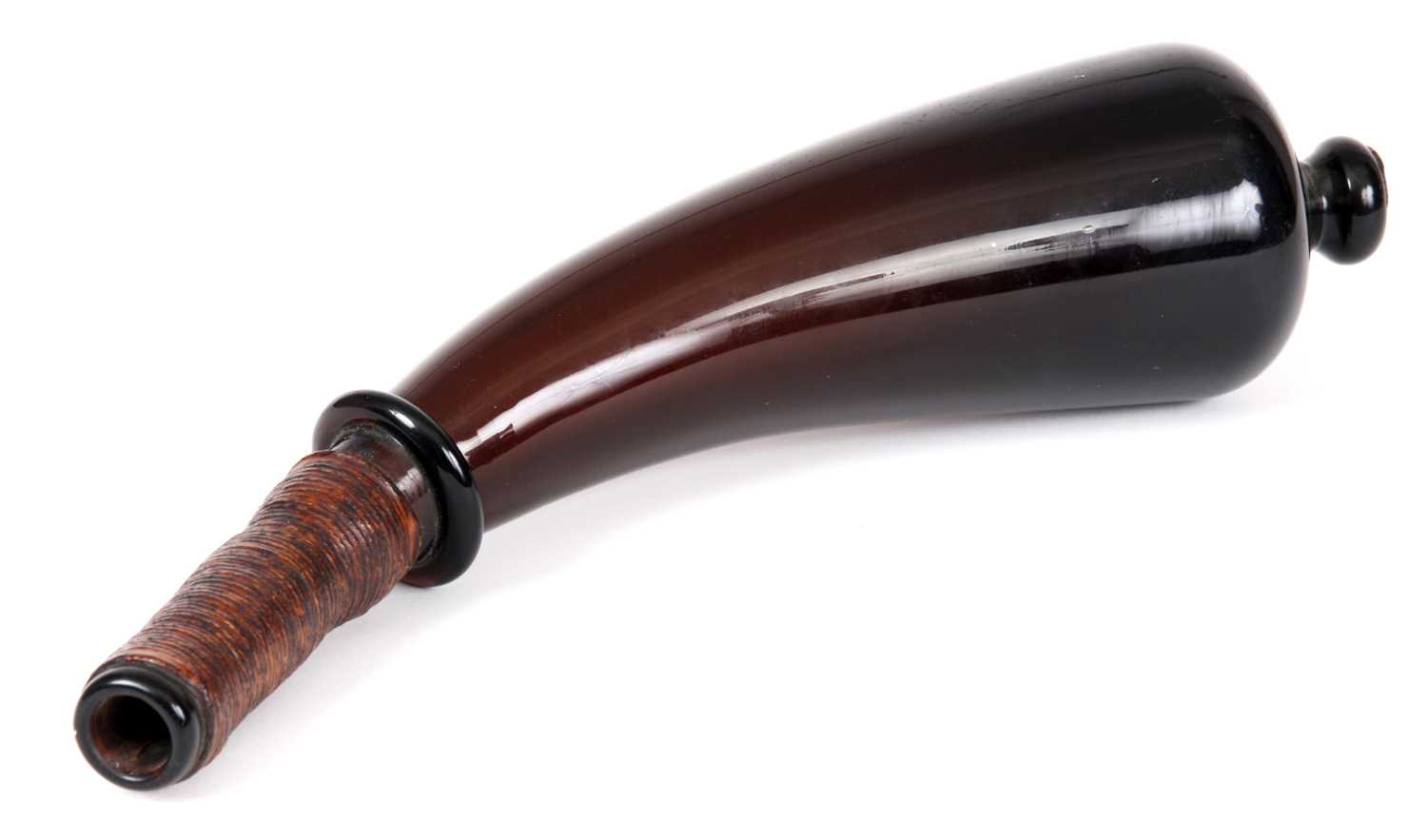 Lot 311 - AN 18TH CENTURY AMBER COLOURED HORN SHAPED