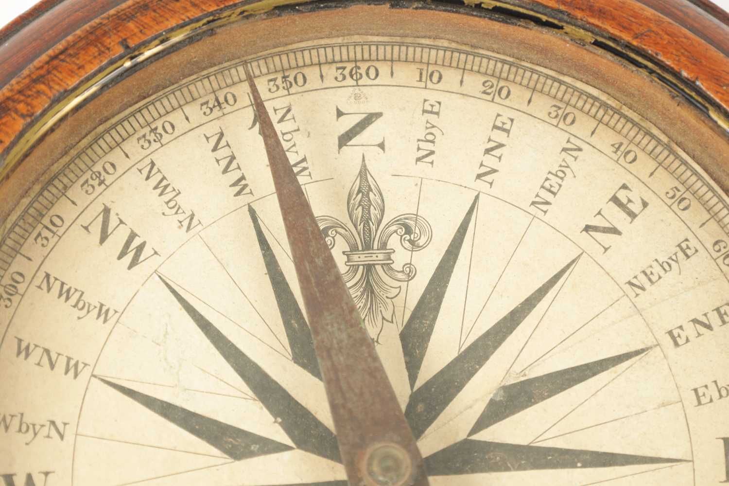 Lot 784 - AN OVERSIZED GEORGE III MAHOGANY COMPASS