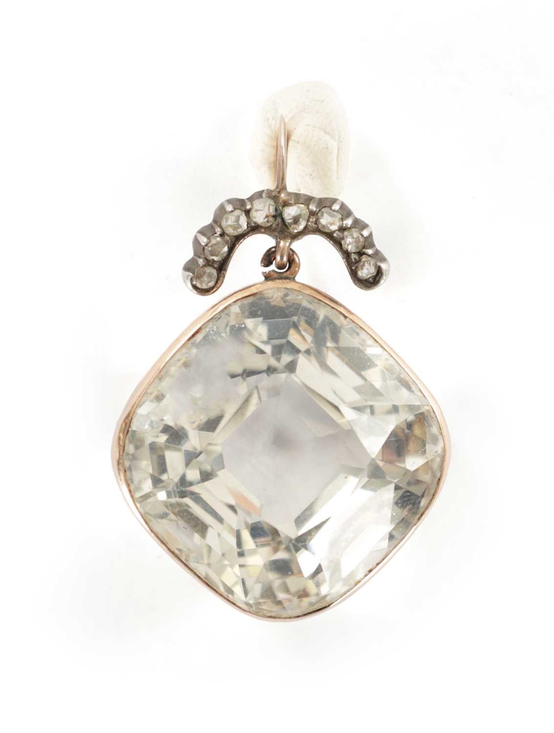 Lot 372 - A LARGE VINTAGE GOLD MOUNTED CHRYSTAL AND