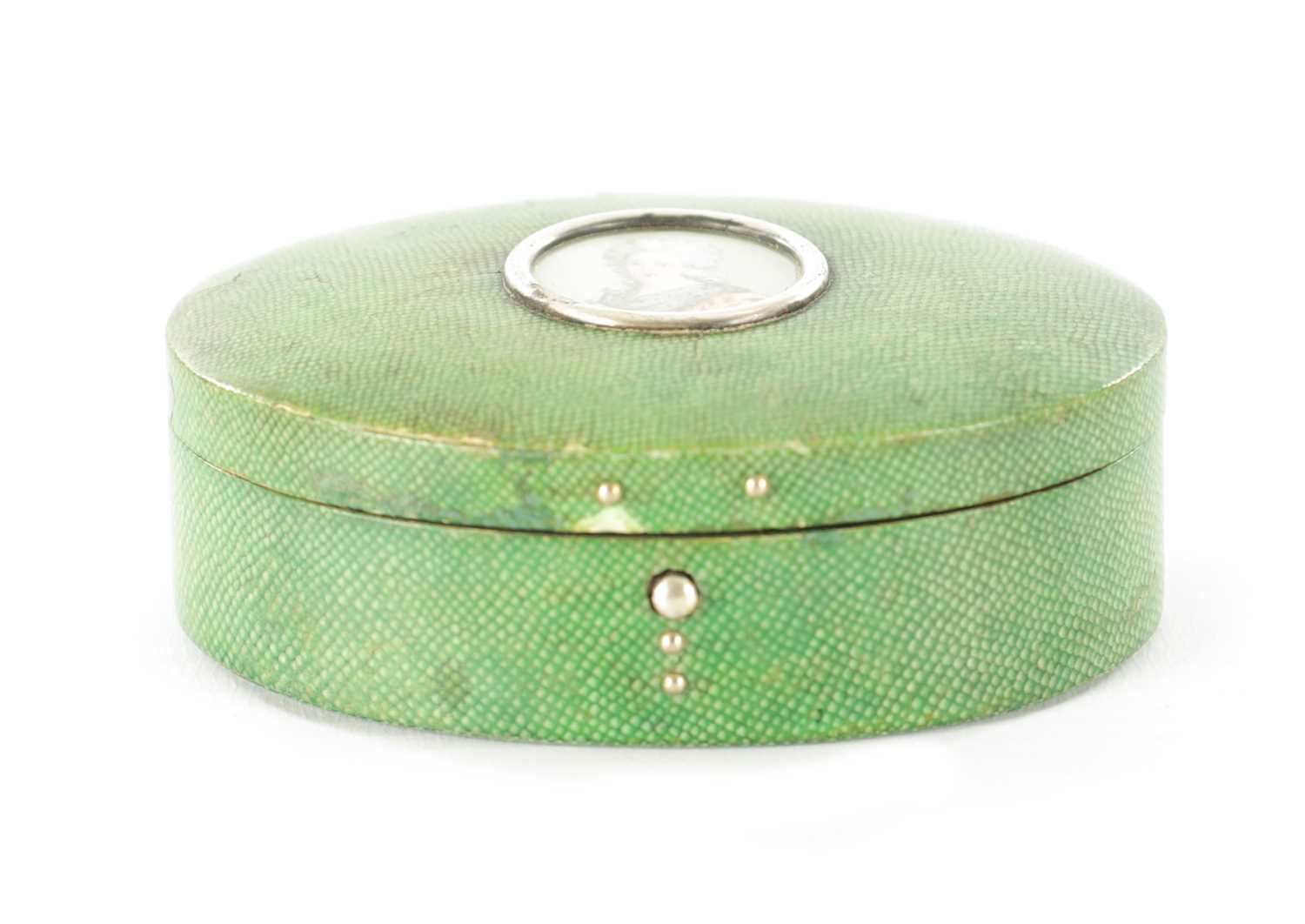 Lot 341 - A 19TH CENTURY SHAGREEN LIDDED OVAL BOX