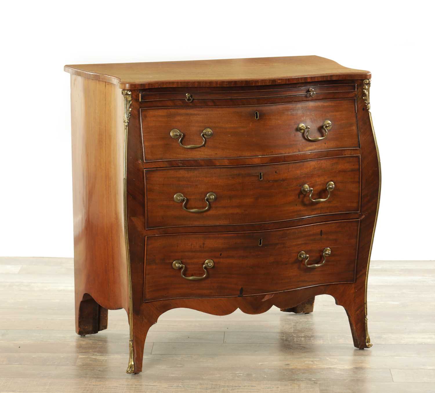 Lot 1393 - A RARE GEORGE III FRENCH HEPPLEWHITE DESIGN