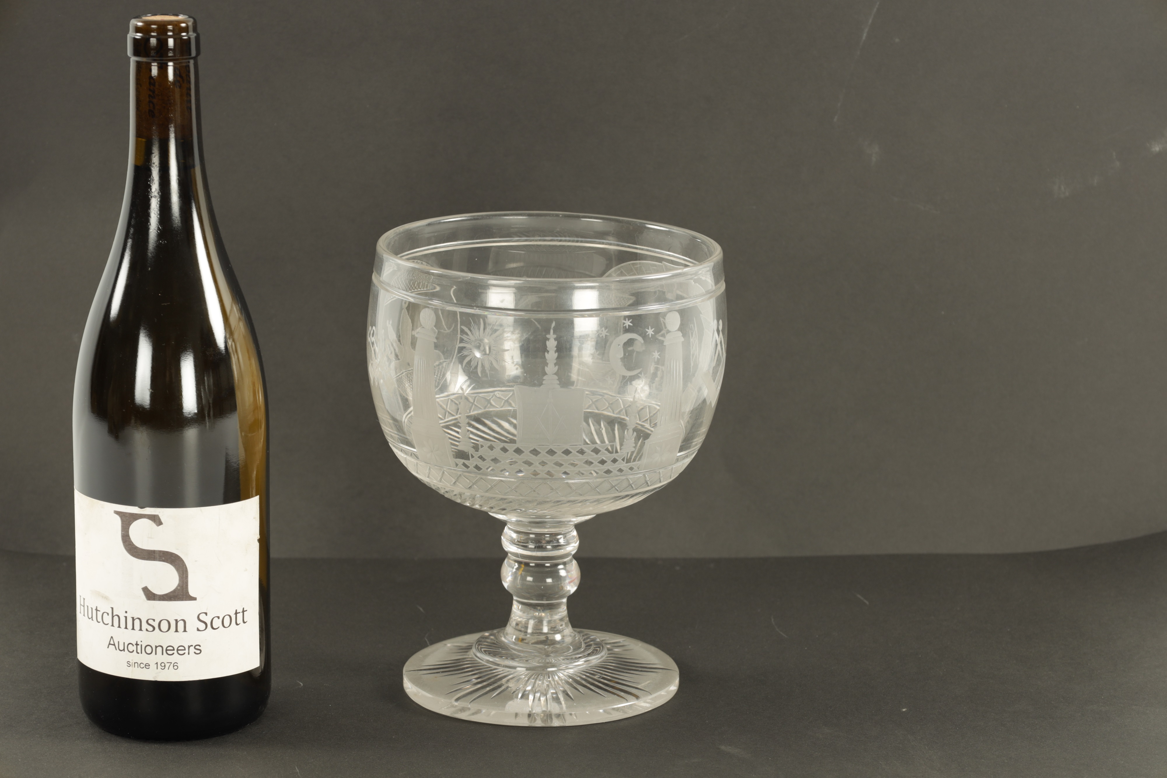 Lot 1 - A LARGE LATE 19TH CENTURY CUT GLASS ENGRAVED