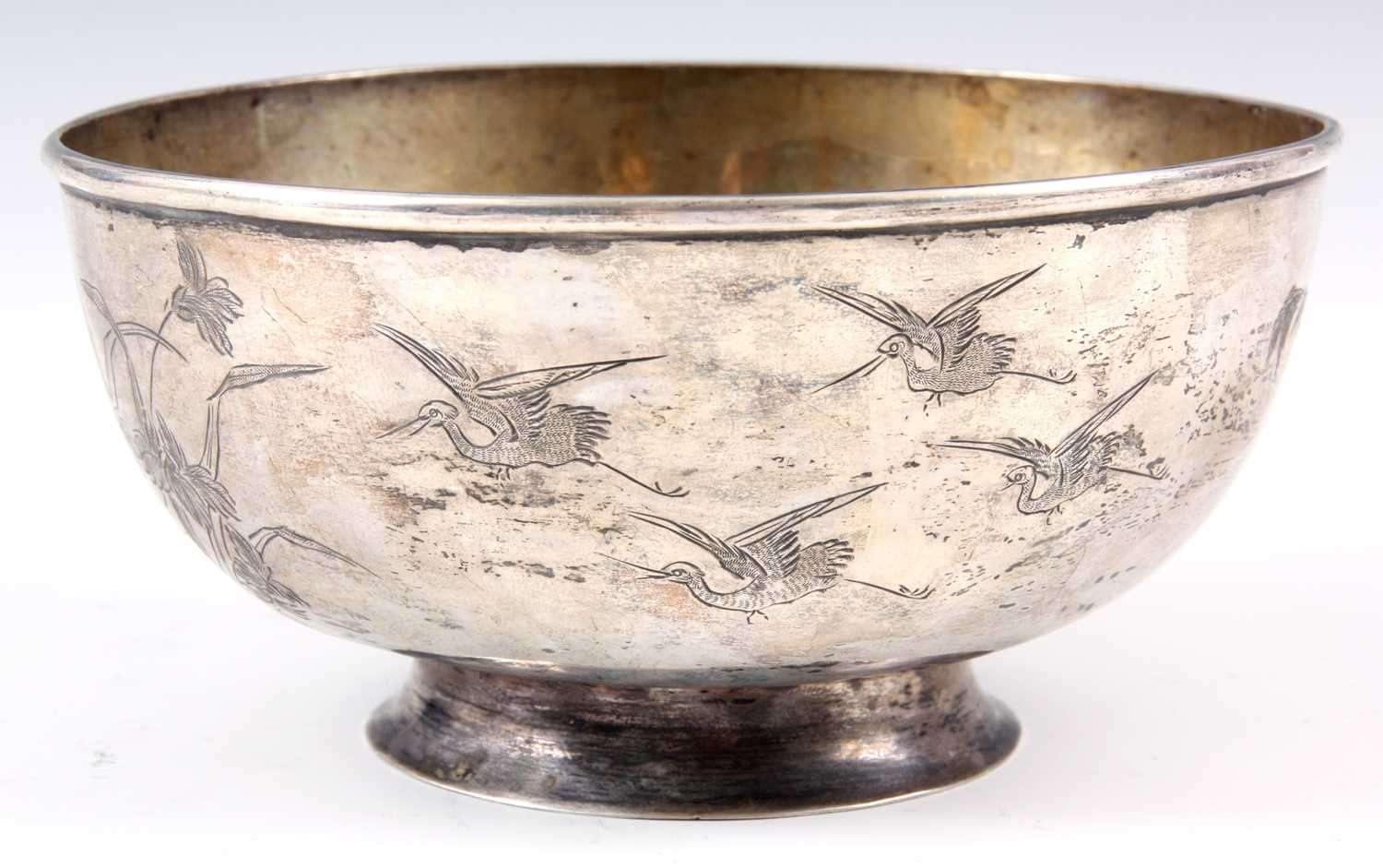 Lot 149 - A CHINESE SILVER BOWL decorated with crane's