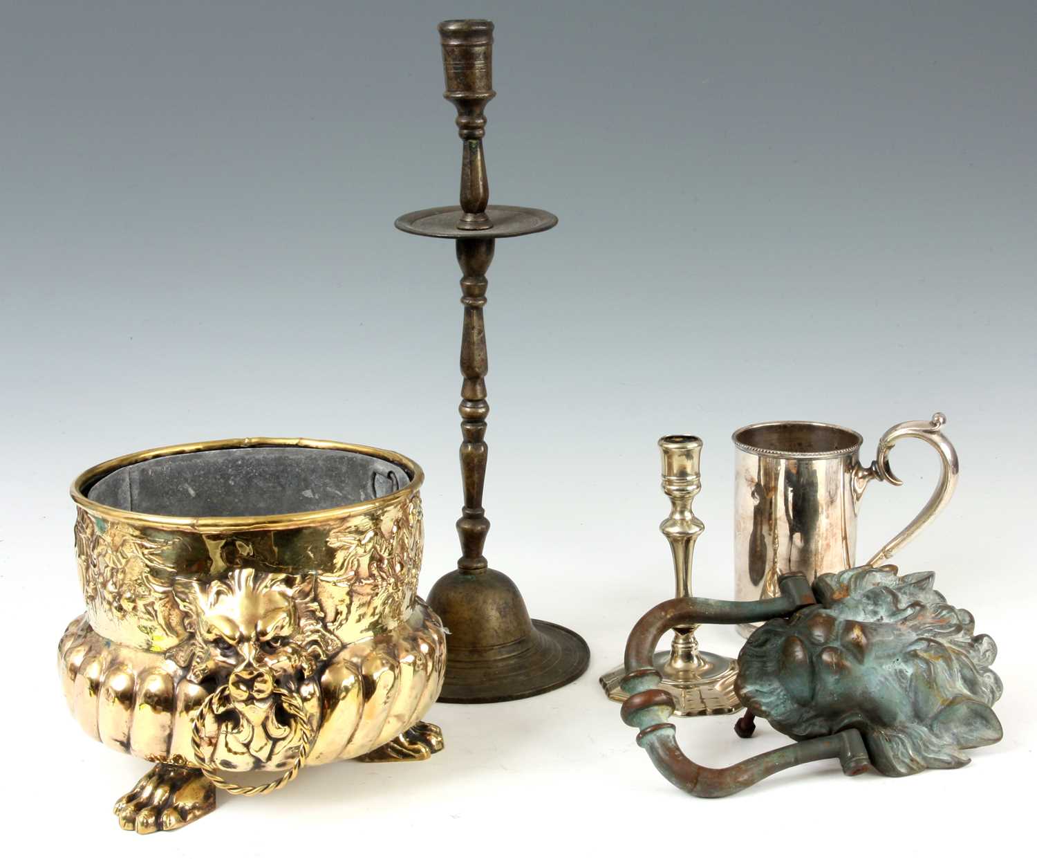Lot 547 - A SELECTION OF ITEMS to include a georgian