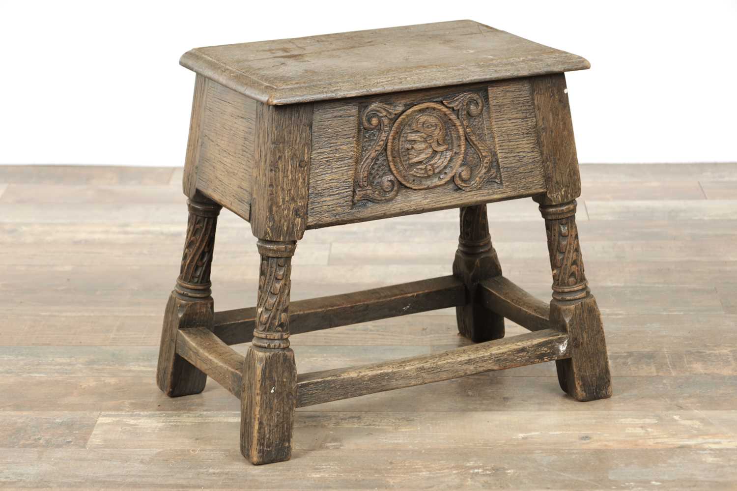 Lot 1323 - A 17TH CENTURY STYLE JOINED OAK BOX STOOL