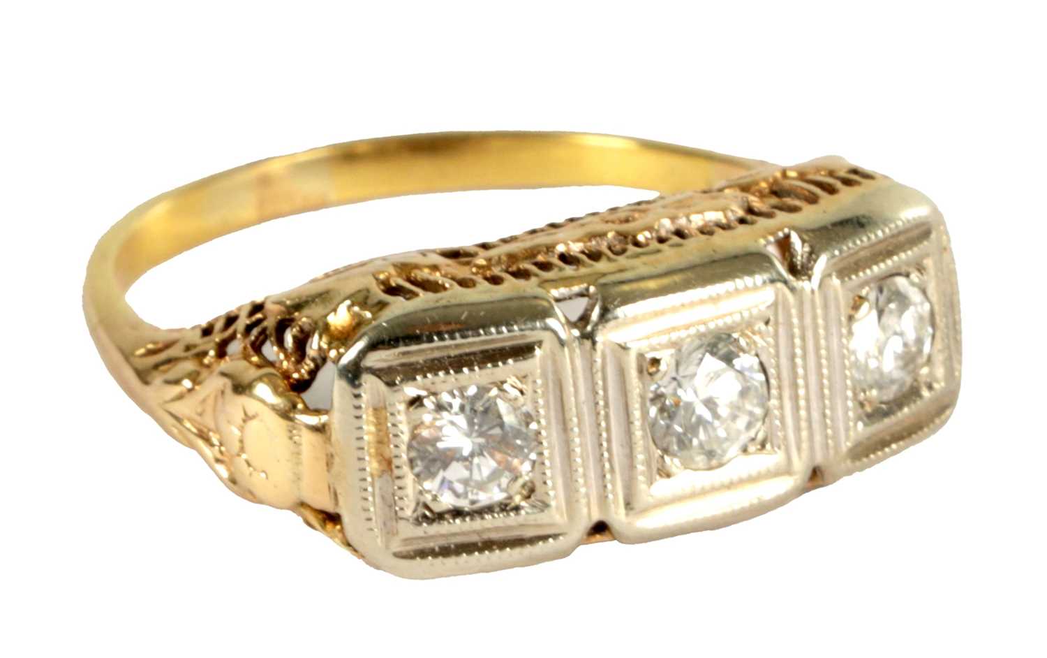 Lot 335 - A LADIES 9CT GOLD THREE STONE DIAMOND RING