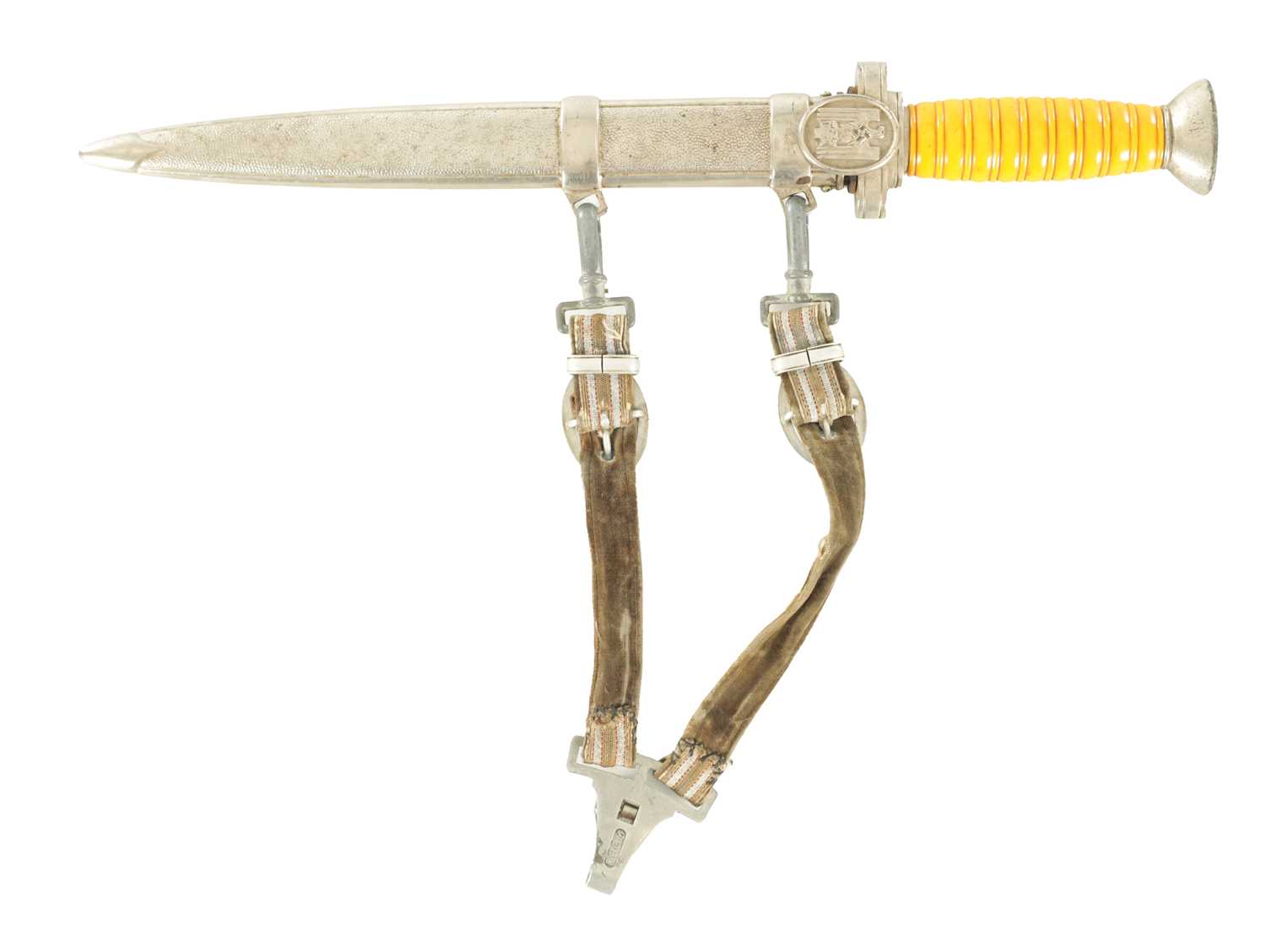Lot 527 - A GERMAN WWII RED CROSS OFFICERS DAGGER WITH