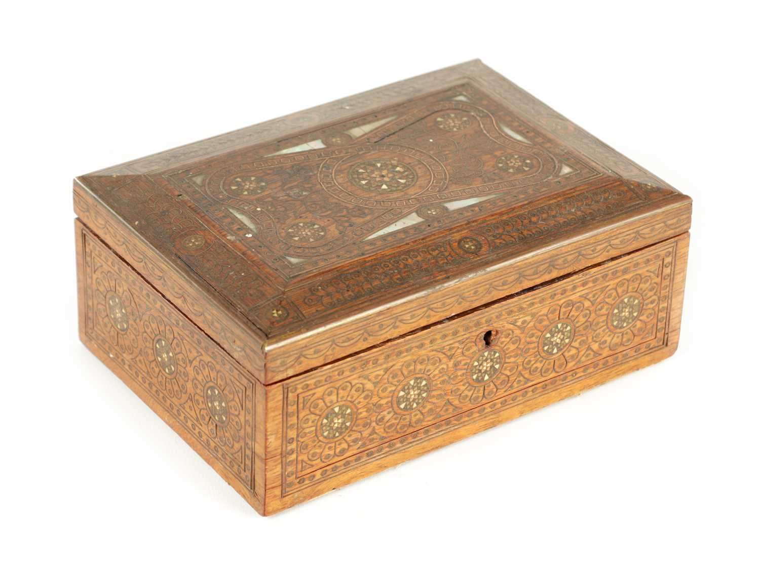 Lot 217 - A LATE 19TH CENTURY ANGLO INDIAN INLAID