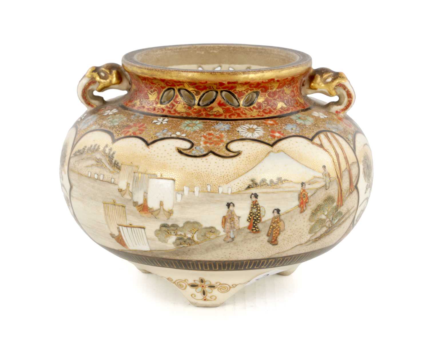Lot 234 - A FINE JAPANESE MEIJI PERIOD SATSUMA KORO