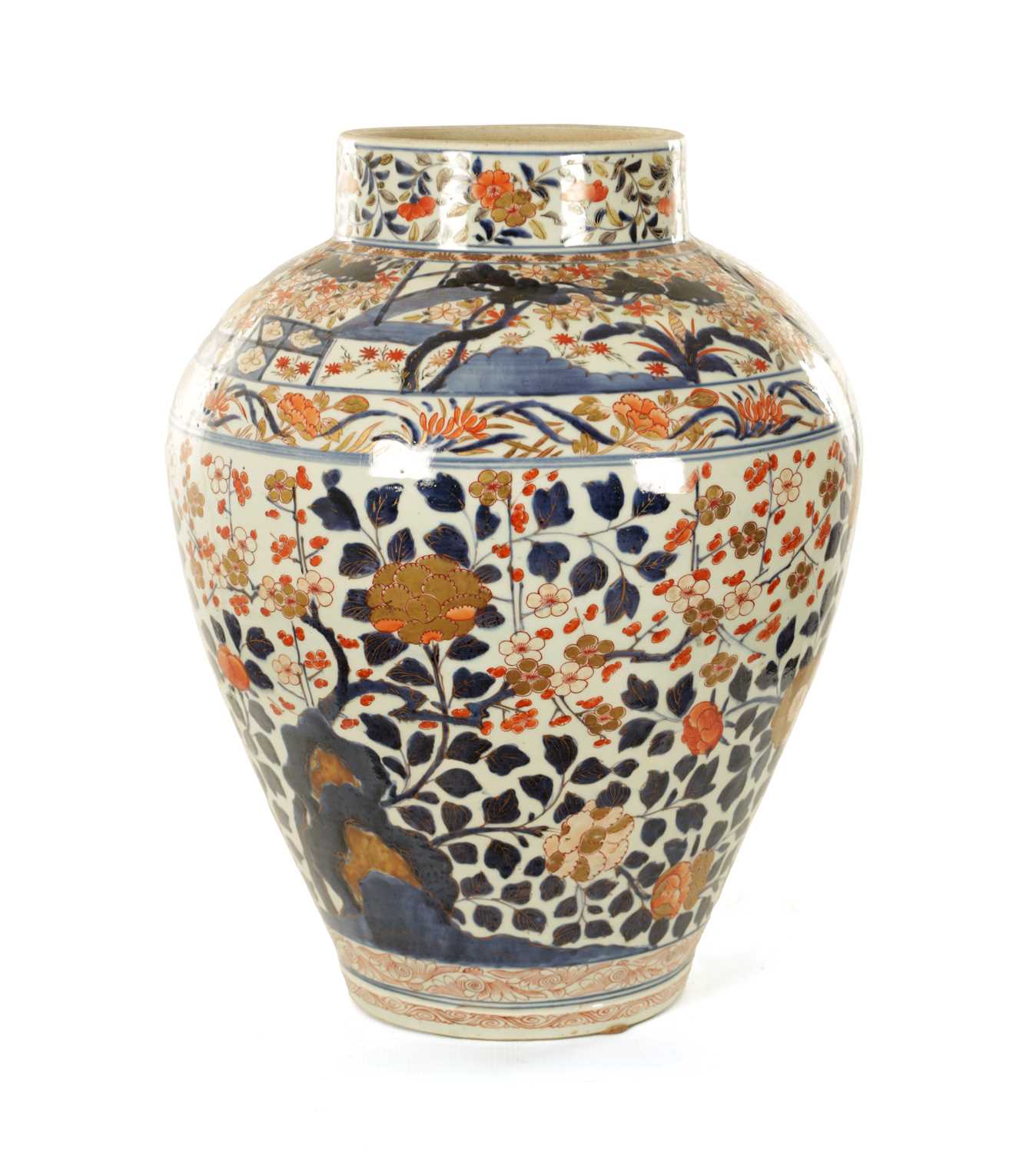 Lot 189 - AN OVERSIZED 17TH/18TH CENTURY JAPANESE