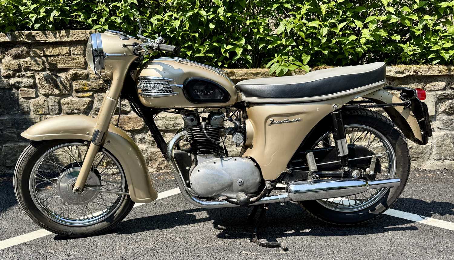 Lot 720 - A TRIUMPH T21 REGISTERED IN 1980 MOTORCYCLE