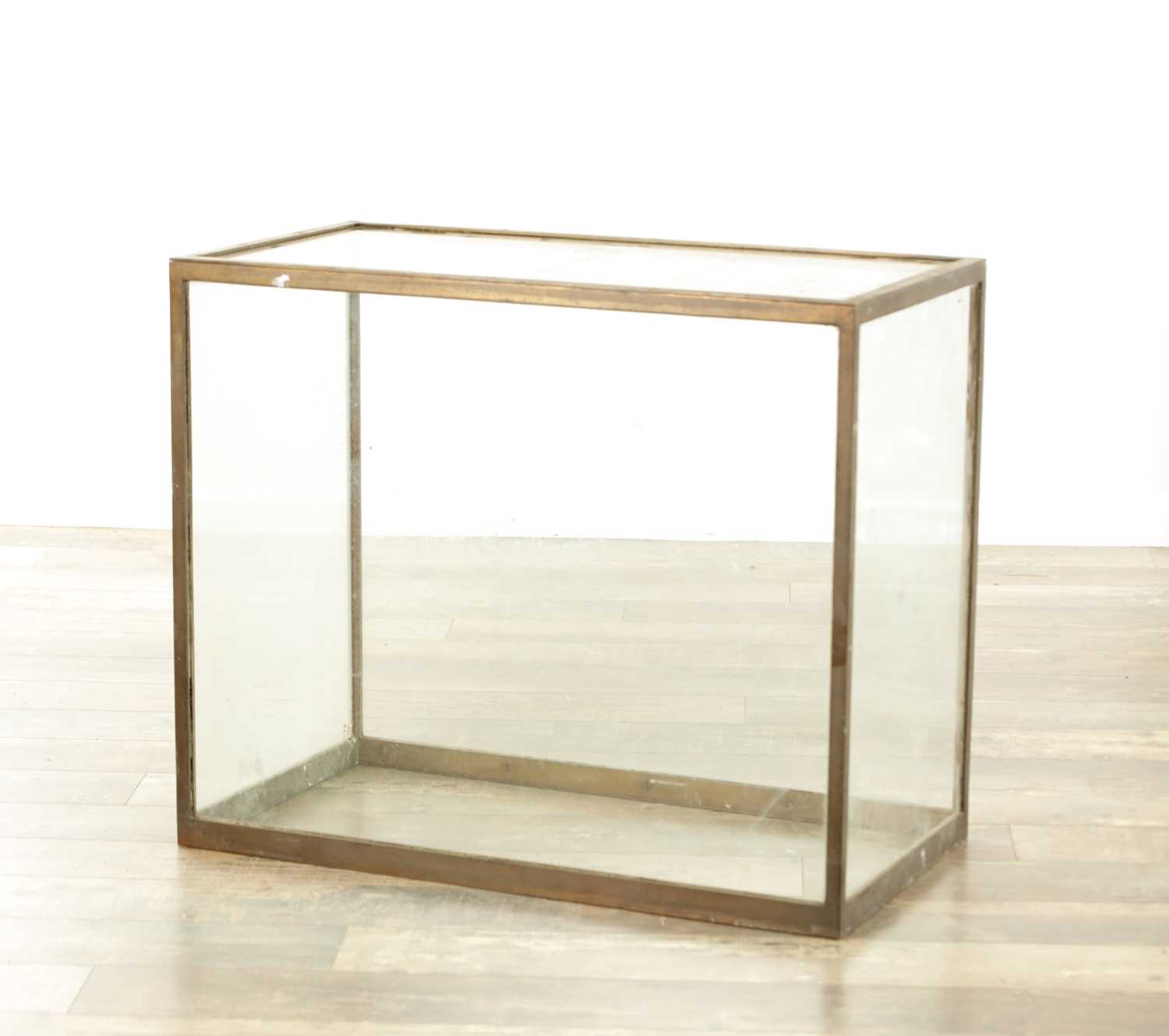 Lot 514 - A 19TH CENTURY BRONZE TABLE TOP COUNTER