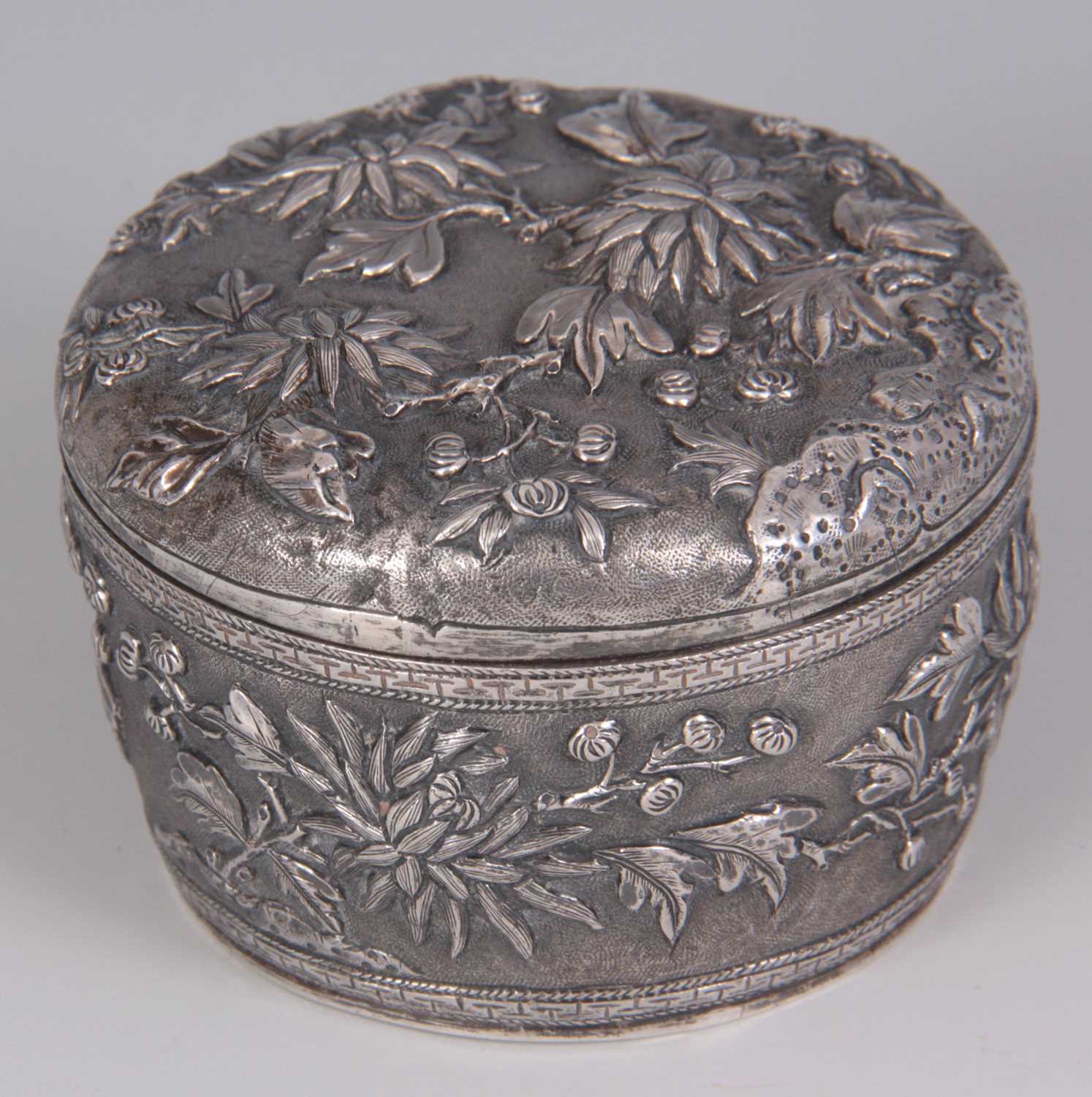 Lot 141 - AN 18TH CENTURY CHINESE SILVER RELIEF