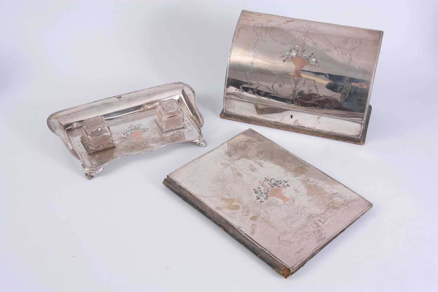 Lot 147 - AN EXTENSIVE SILVER DESK SET BY WILLIAM