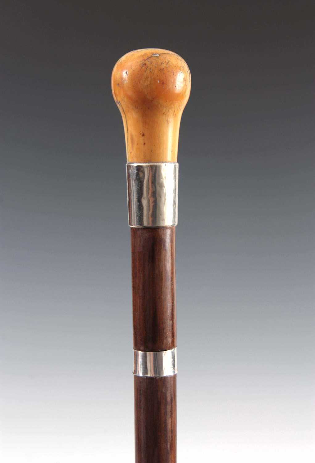 Lot 227 - A 19th CENTURY GENTLEMANS IVORY HANDLED