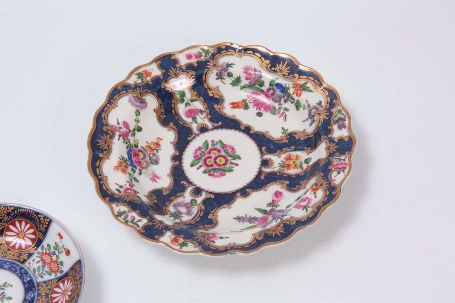 Lot 40 - A SET OF THREE FIRST PERIOD WORCESTER